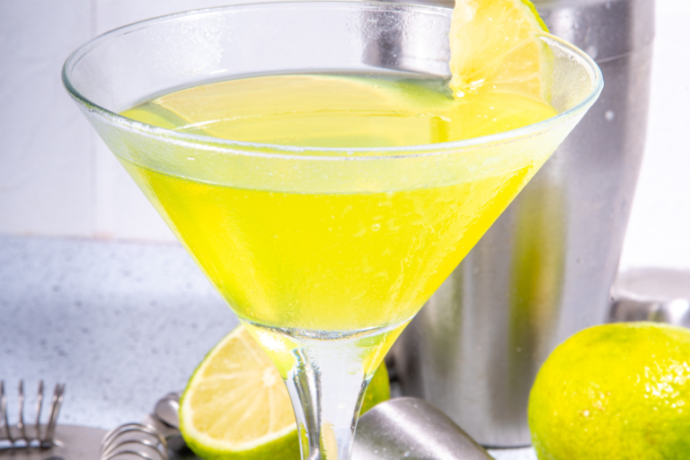 10 Easy Cocktails You Can Make at Home Tonight