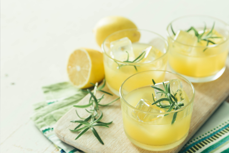 10 Easy Cocktails You Can Make at Home Tonight